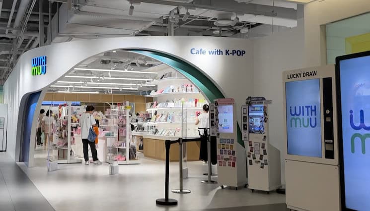 8 Best Kpop Stores in Seoul for Albums, Merch & Lightsticks