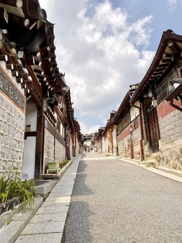 Guide to Ikseondong Hanok Village, a Hidden Gem in Seoul