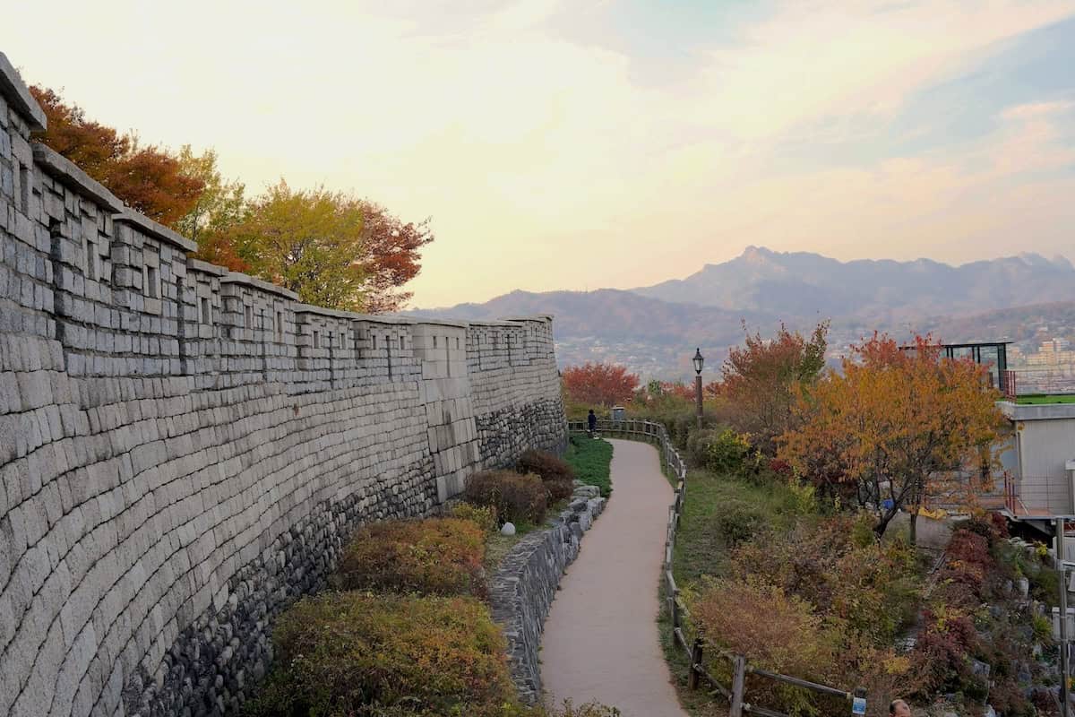 50 Epic Seoul Attractions to Add to Your Bucket List